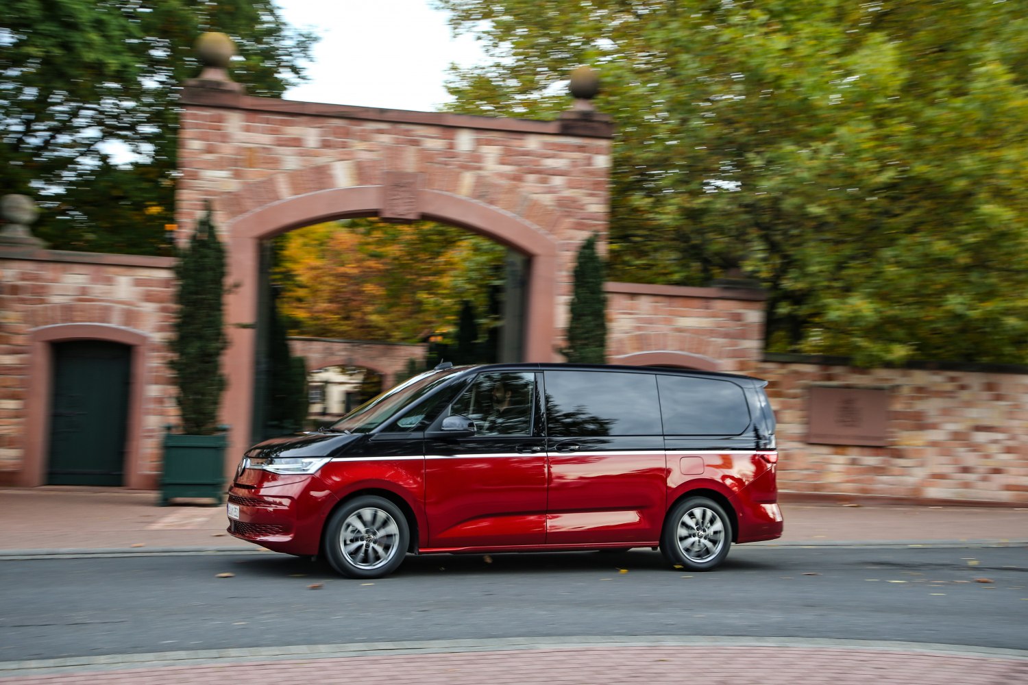 Volkswagen Multivan (T7) Long 2.0 TDI (150 Hp) DSG